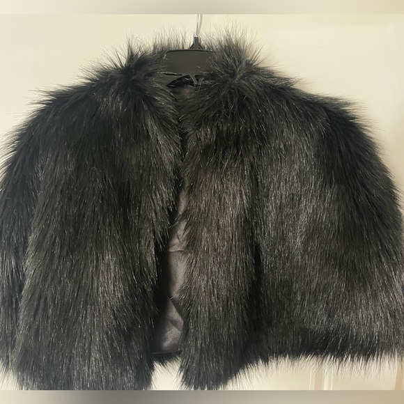 Alex Marie | Jackets & Coats | Black Alex Marie Faux Fur Womens Cape ...